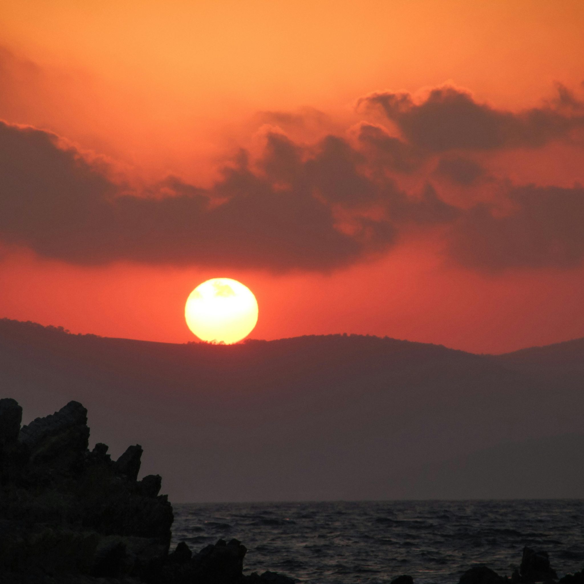 The Sky Isn’t Blue: Here’s What Color It Actually Is - The Scientific ...